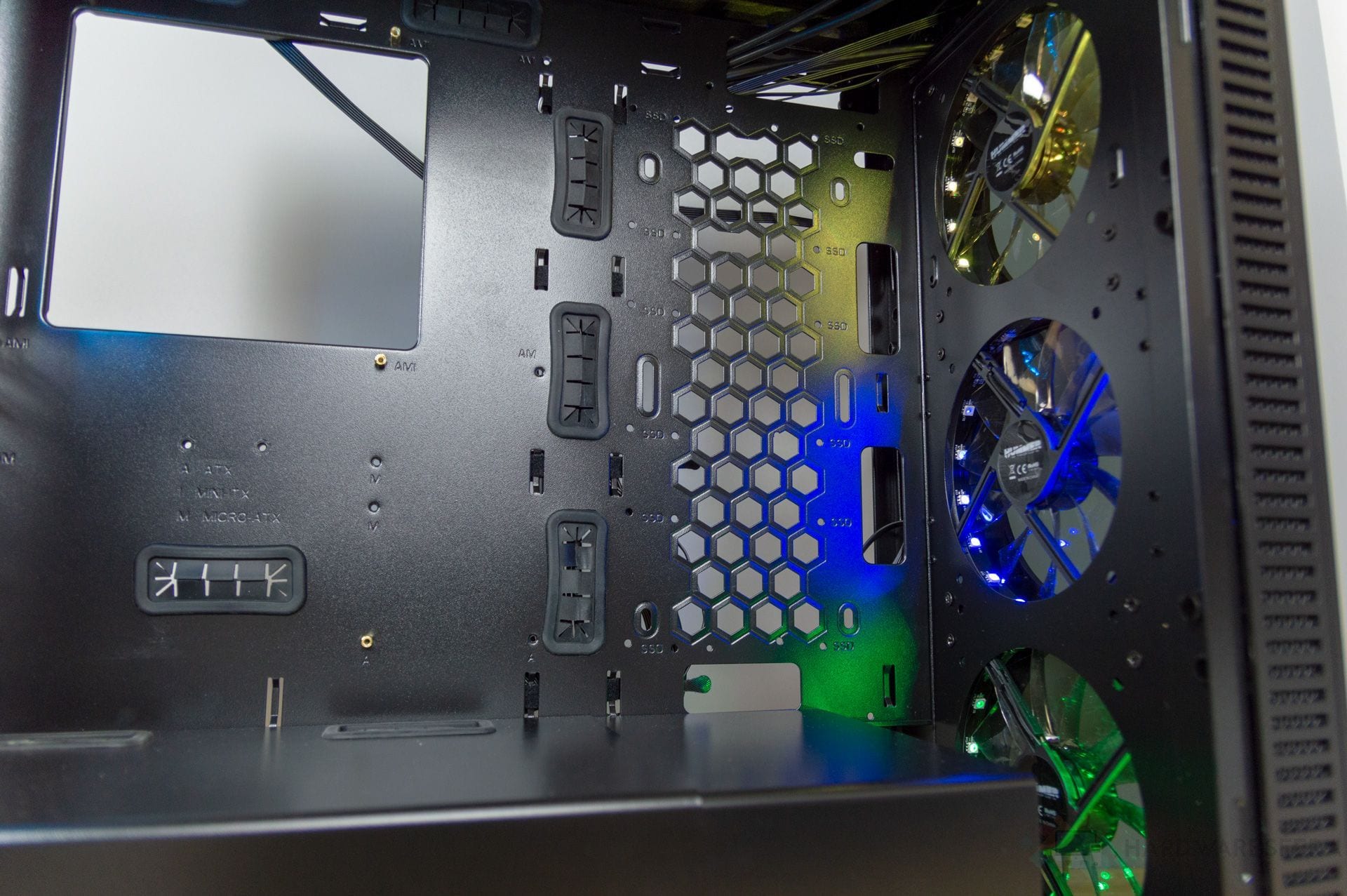 Nox Hummer TGX Rainbow - Review - HardwarEsfera